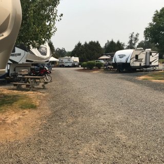 Silver Spur RV Park - Silverton, Oregon - RV LIFE Campground Reviews